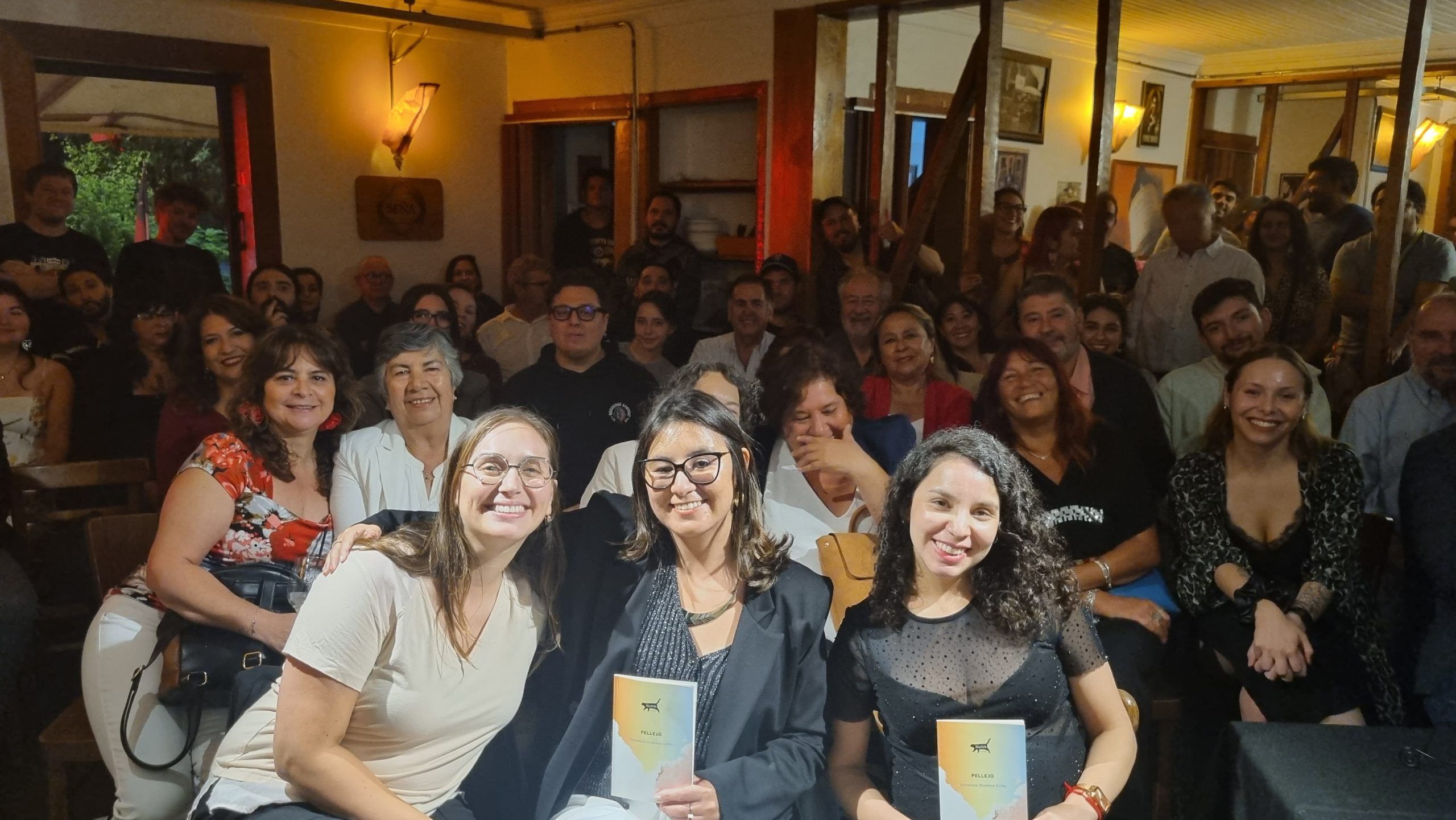 «Tajante como el roquerío»: Lanzamiento de Pellejo de Valentina Deneken ...